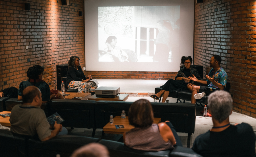 COME MEET THE ARTIST